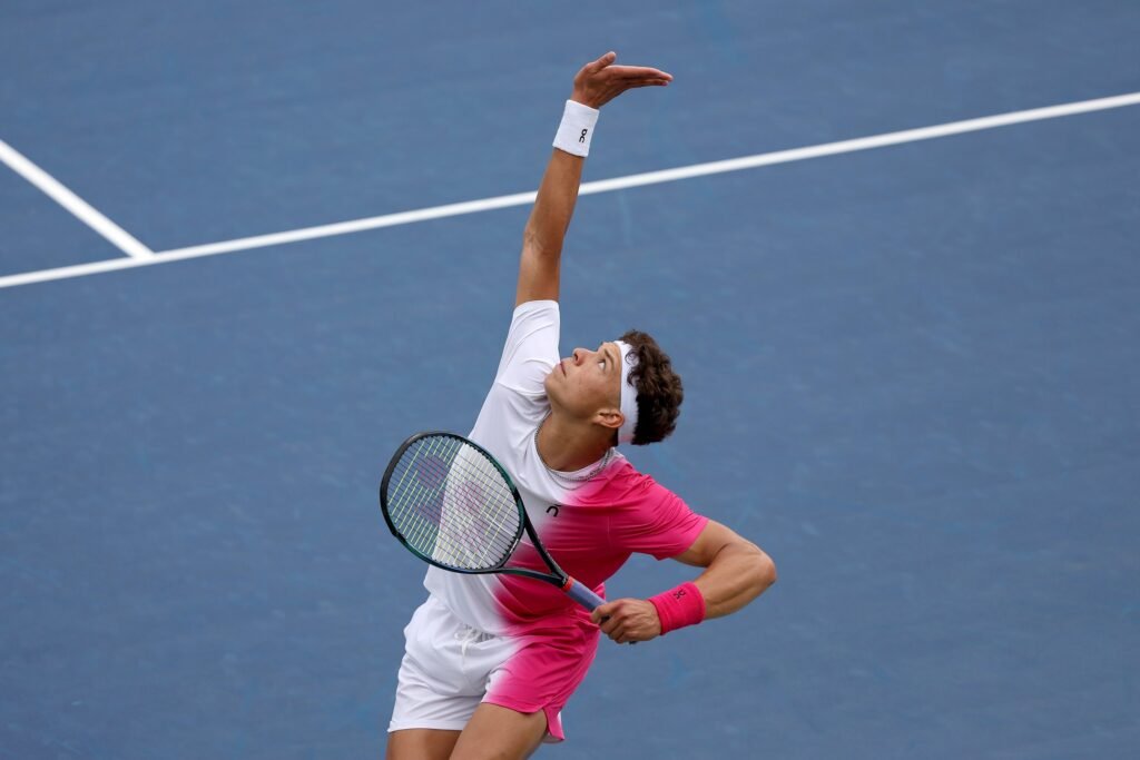Fastest Tennis Serve Ever: The Record and Its Holder - historyallsports.com
